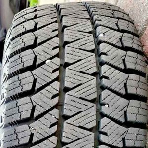 Bridgestone Blizzak DM-V2 vs WS90 - SnowyTires